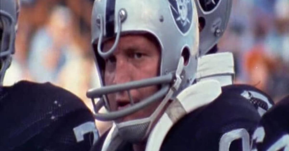 Kansas City Chiefs Jason Kelce is great, but Las Vegas Raiderss Jim ...