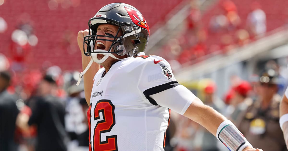 Tom Brady sets NFL career passing yards record - Sports Illustrated