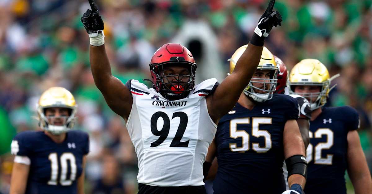 Look: Curtis Brooks Rocks New Colts Uniform - All Bearcats