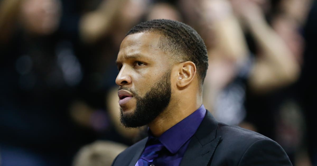 Conroy Keeps Huskies Together As They Beat Beavs - Sports Illustrated ...