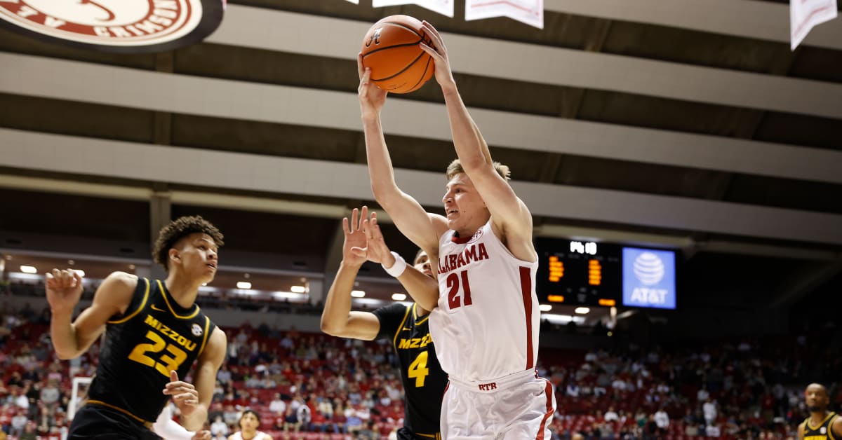 Britton Johnson's First Half Minutes Displayed Needed Effort Level for ...