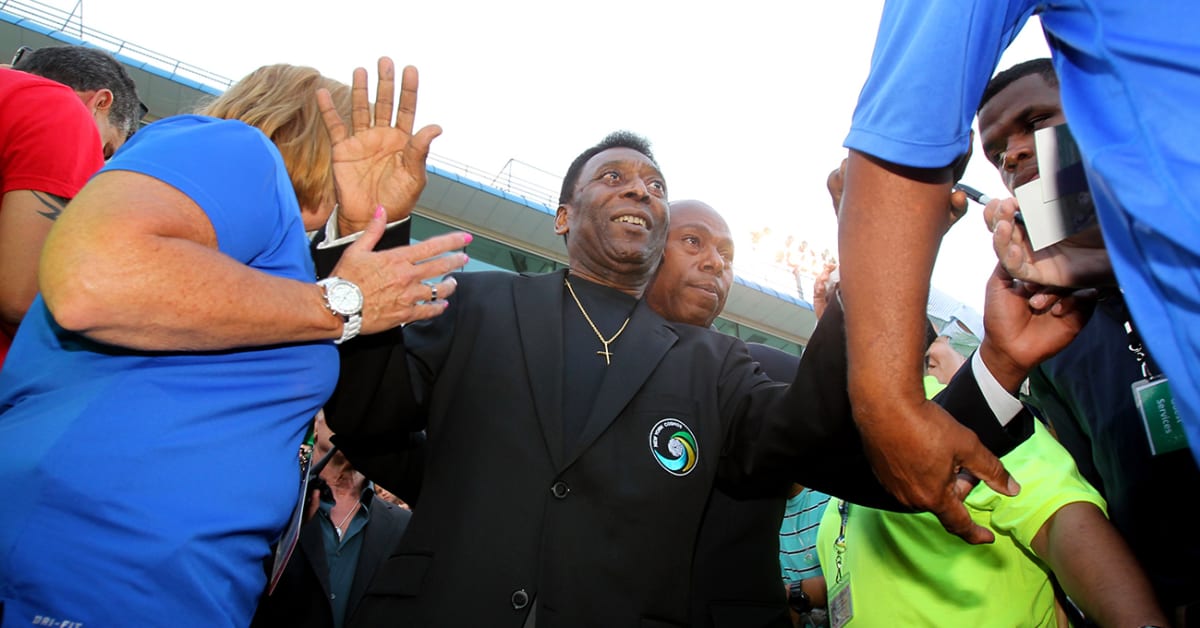 Pele rookie card smashes record for soccer cards, sells for $1.33 ...