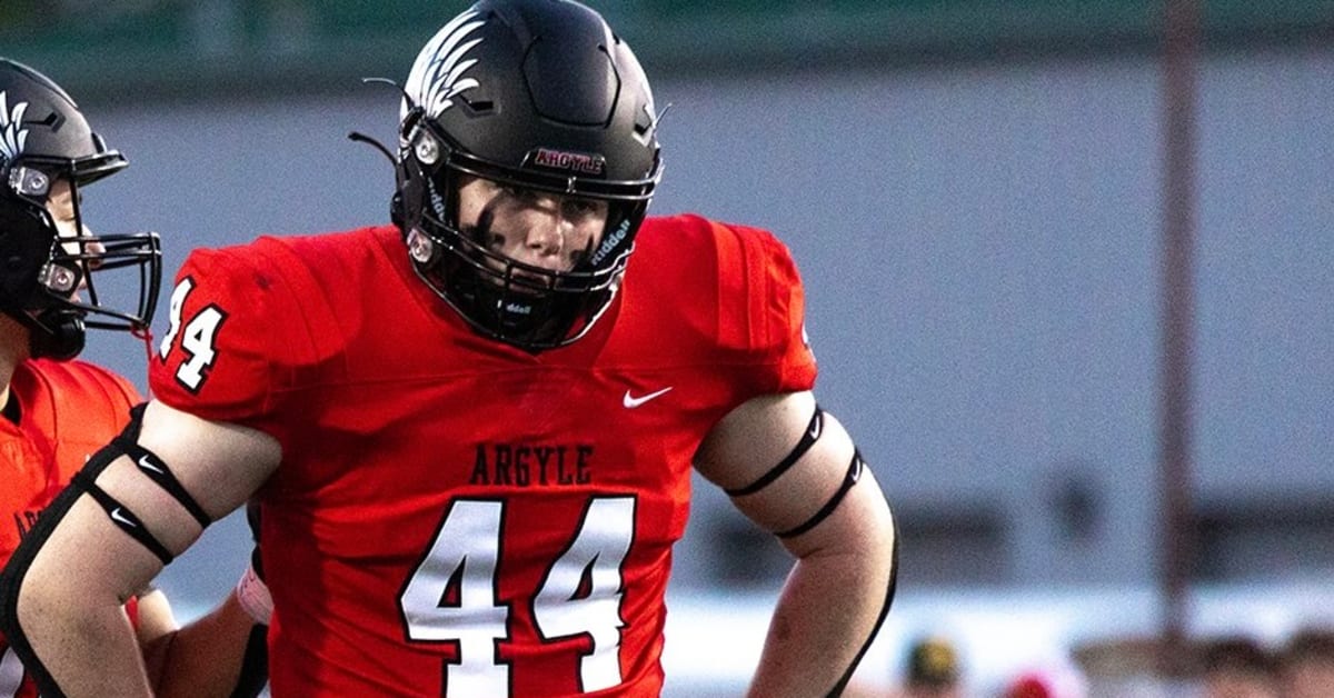 Huskies Offer Texas Defensive Tackle, Son of Former Big-League Pitcher ...