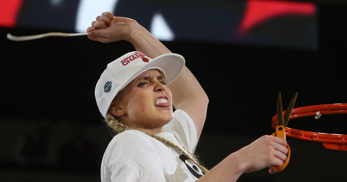 Hailey Van Lith’s postgame interview after Louisville’s Elite Eight win ...