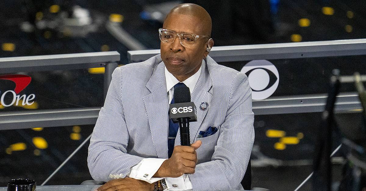 Kenny Smith Explains Why ’90s Rockets Would’ve ‘Smacked’ Bulls in NBA ...