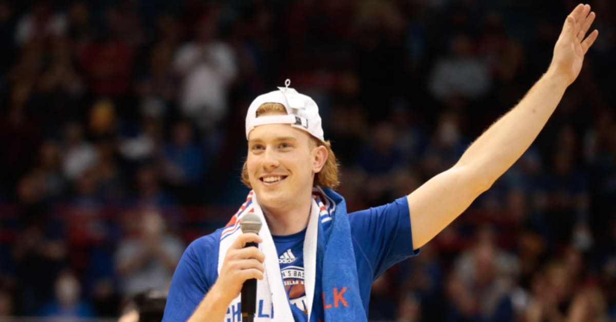 Kansas CBB player Chris Teahan throws touchdown in spring game - Sports ...