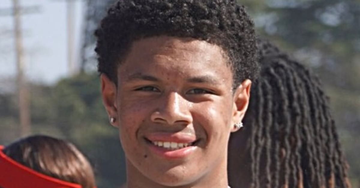 With Eye on Distant Future, Huskies Offer Sacramento Receiver - Sports ...