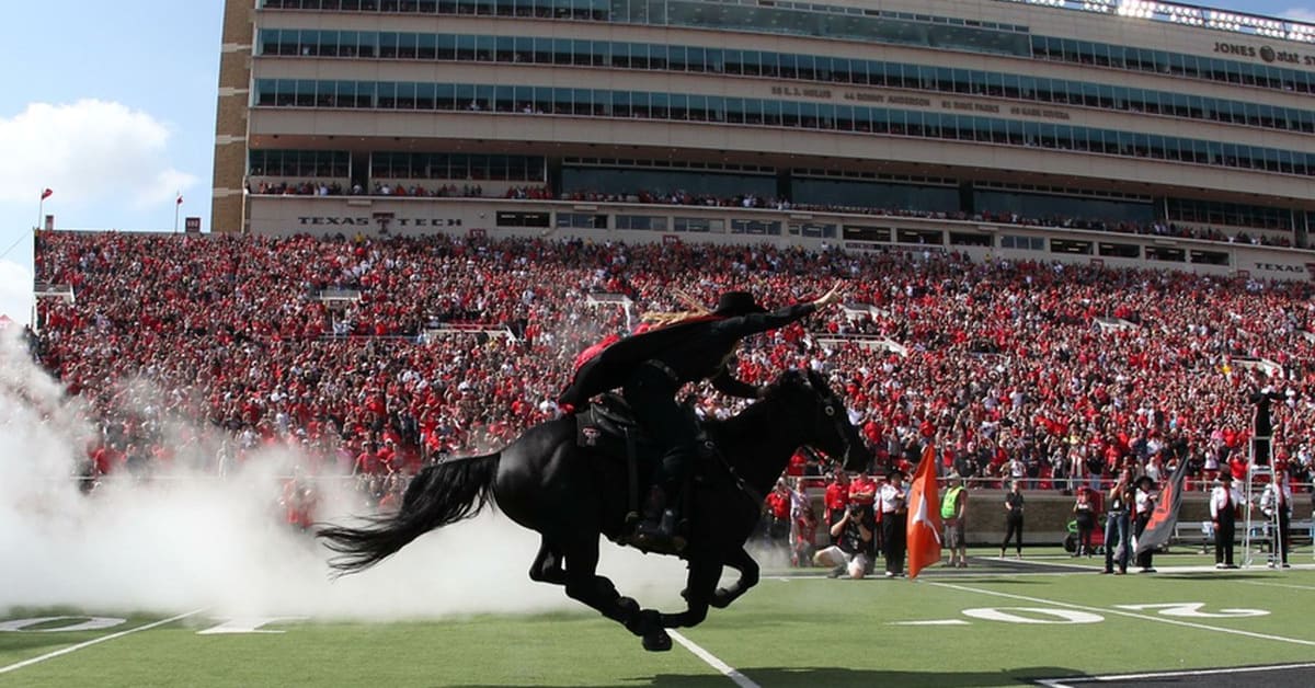 Masked Rider's New Horse Receives Stage Name - Red Raider Review on ...