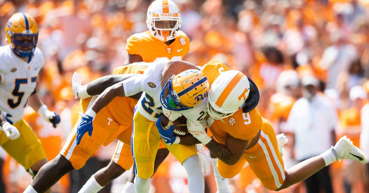 Tennessee Vols Edge Rusher Tyler Baron Talks With Media Ahead of ...