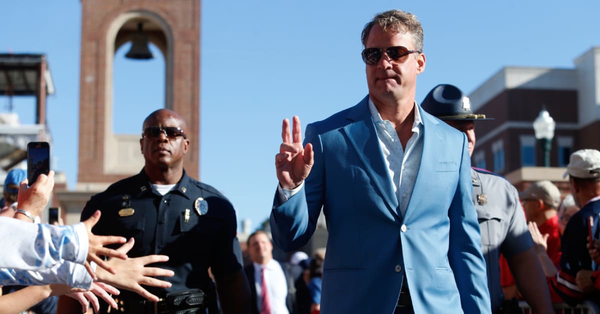 Lane Kiffin to Sign Long-Term Deal to Stay at Ole Miss, per Sources ...