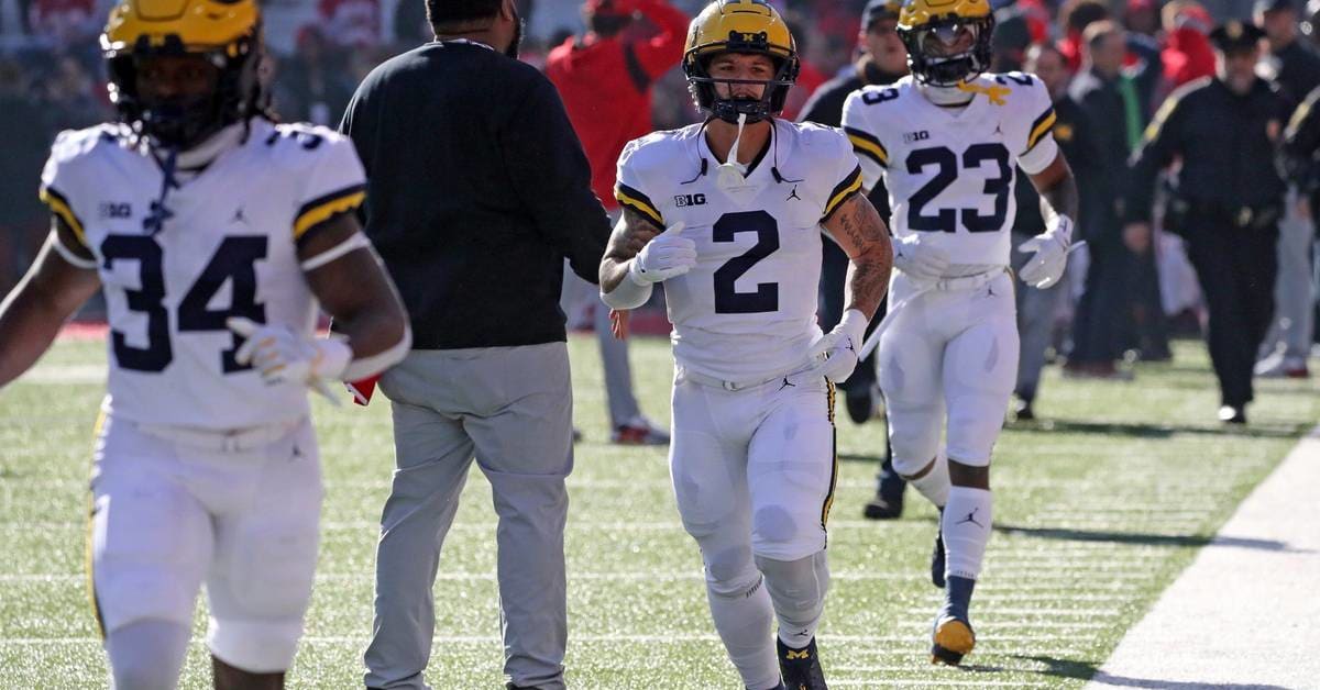Blake Corum Injury: Michigan RB Hasn’t Returned After Two Carries ...