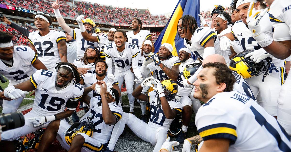 Michigan Football Team Takes Ice at Hockey Game; Shooed Off By Ref ...