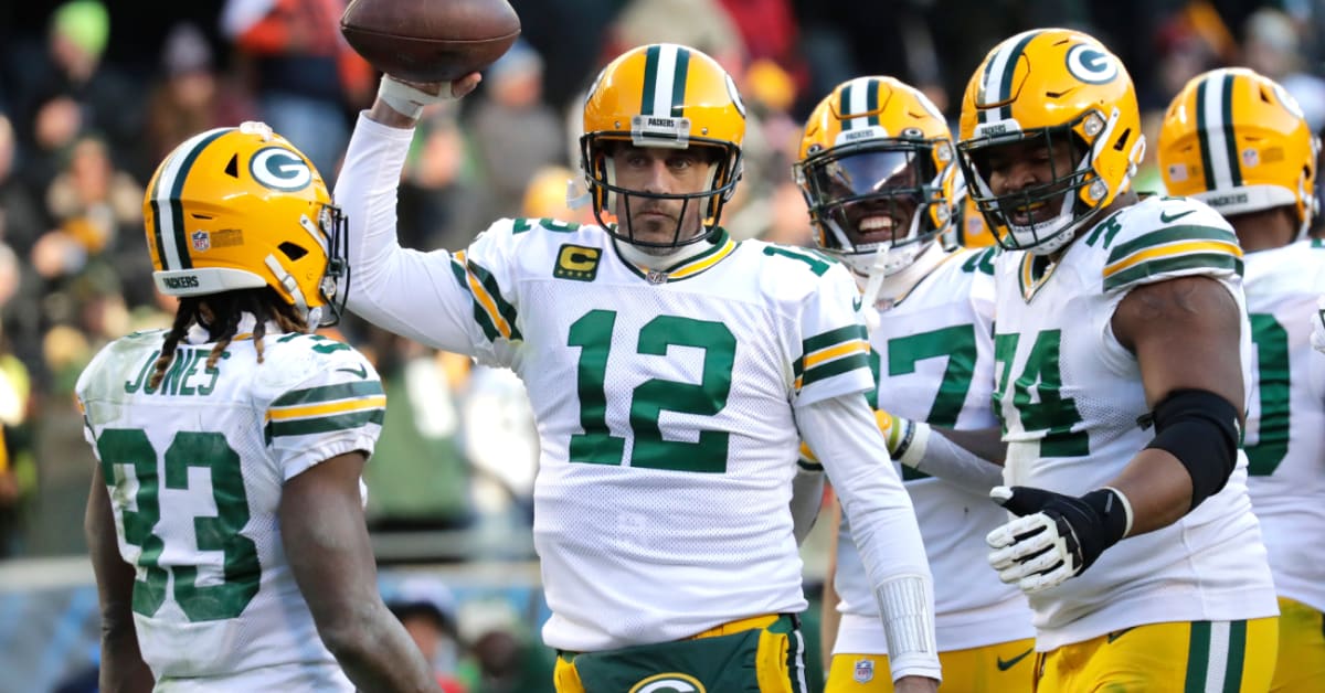 Aaron Rodgers Flips Out After Packers Don’t Challenge a Play - Sports ...