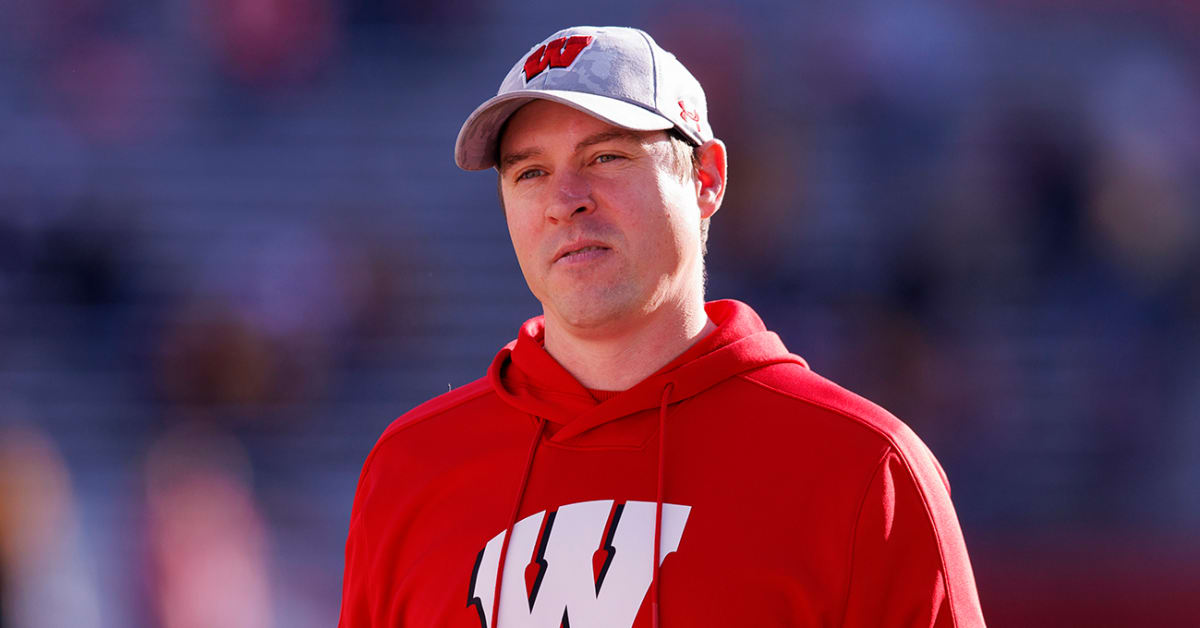 Wisconsin DC Jim Leonhard Won’t Return After Bowl Game - Sports Illustrated