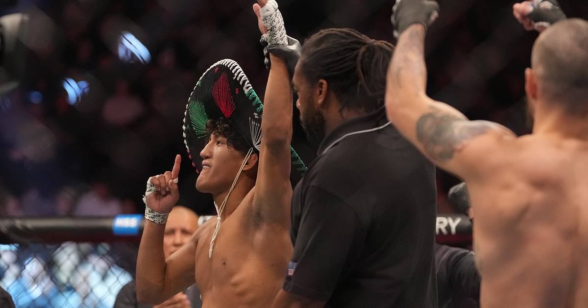 Raul Rosas Jr. Wins Debut as Youngest Fighter in UFC History - Sports ...
