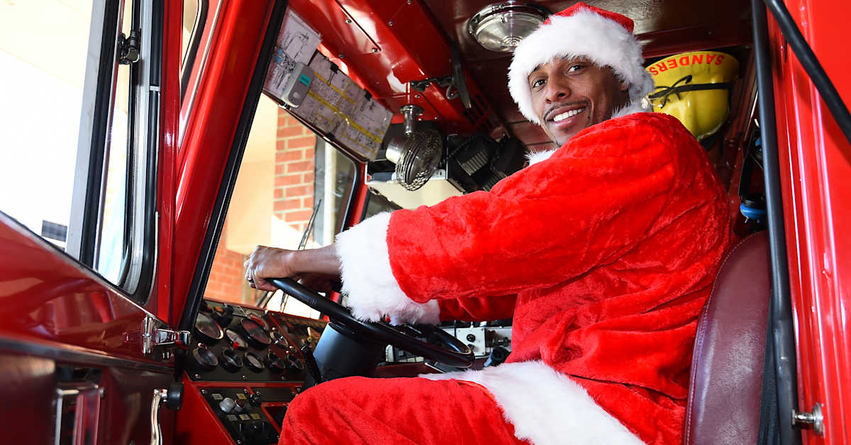 Sports figures in Santa costumes: Athletes, coaches photos - Sports ...