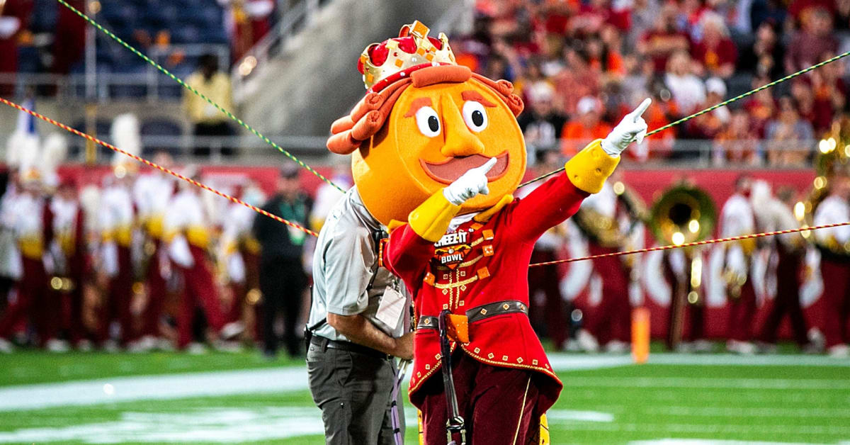 Oklahoma Punter Michael Turk Gives Tour of Cheez-It Bowl Hotel Room ...