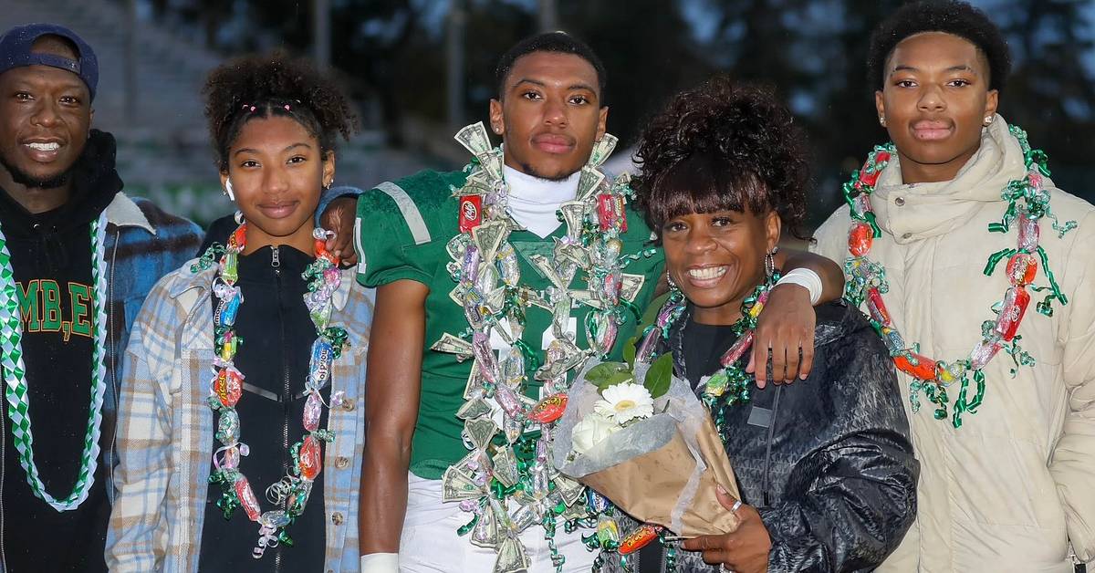 Can't-Miss Family Robinson: Nate's Son Receives Husky PWO Offer ...
