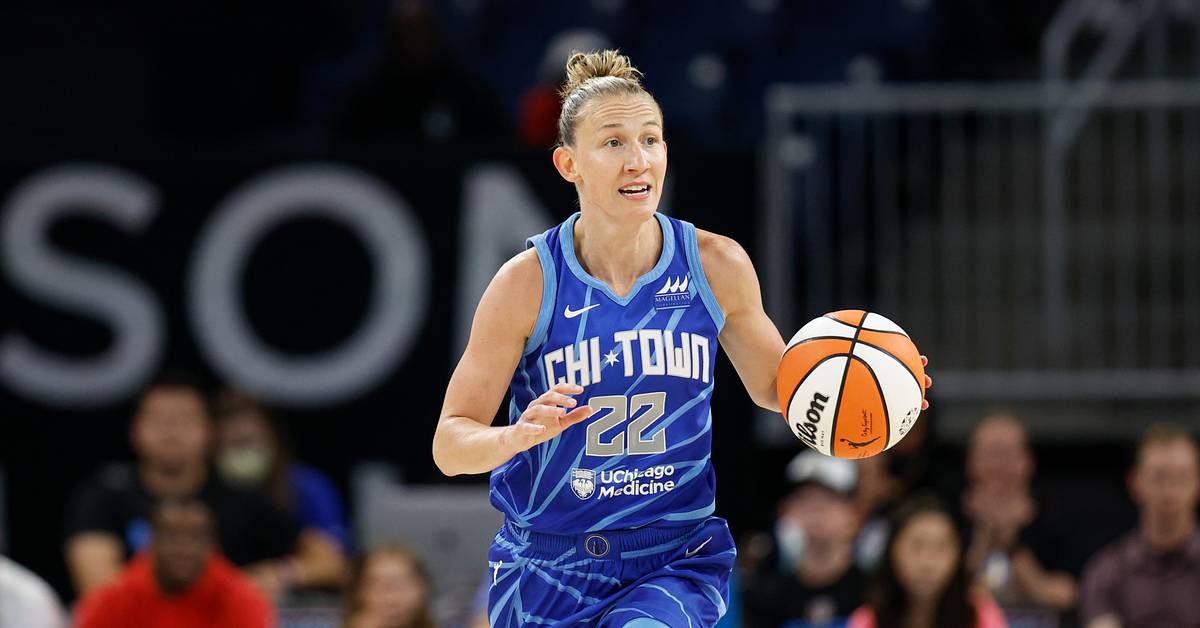 Courtney Vandersloot Announces Plans to Leave Sky After 12 Years ...