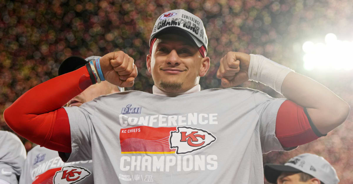 Patrick Mahomes Explains Reasons for Choosing Between Michael Jordan ...