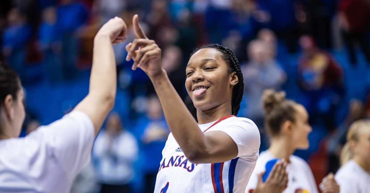 Chandler Prater does it all as Kansas Jayhawks defeat TCU Horned Frogs ...