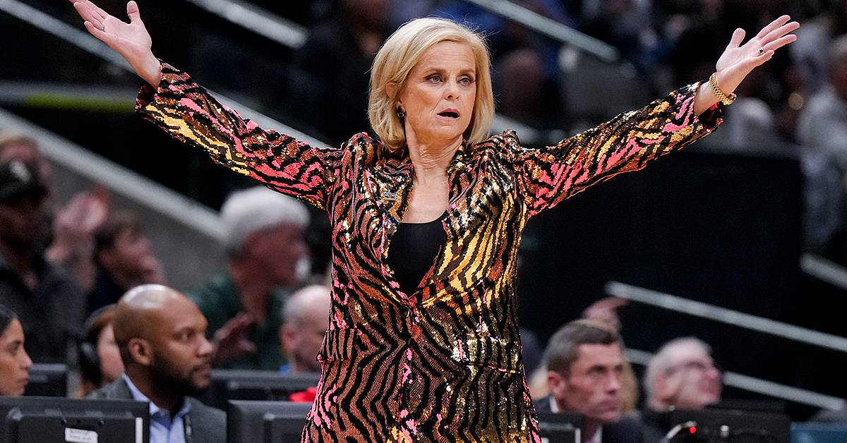 LSU's Kim Mulkey Heaped Praise on Caitlin Clark in Handshake Line ...