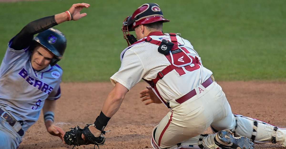 Razorbacks get solid pitching to avoid falling into Dave Van Horn's ...