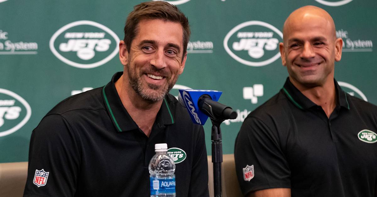 Jets’ Robert Saleh Reveals Sign Aaron Rodgers Already Feels At Home ...