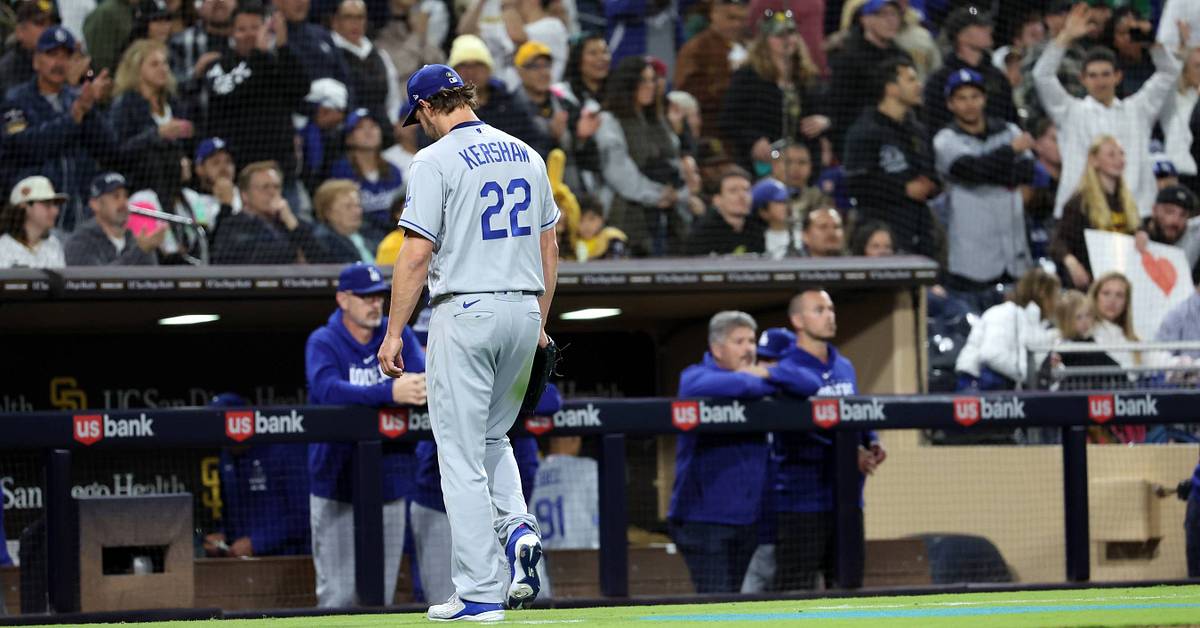 Padres Trolled Clayton Kershaw, Dodgers Hard With Jumbotron Meme After ...