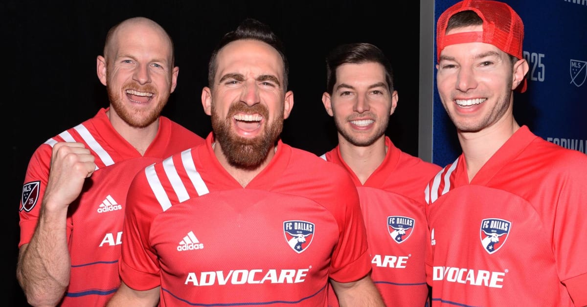 Dude Perfect Sets 856-Foot World Record Basketball Shot Atop Las Vegas ...