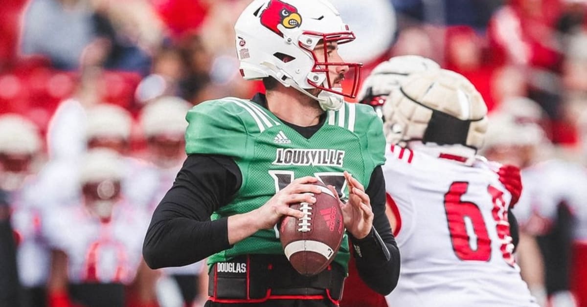 Jack Plummer Continuing to Stand Out in Fall Camp for Louisville ...