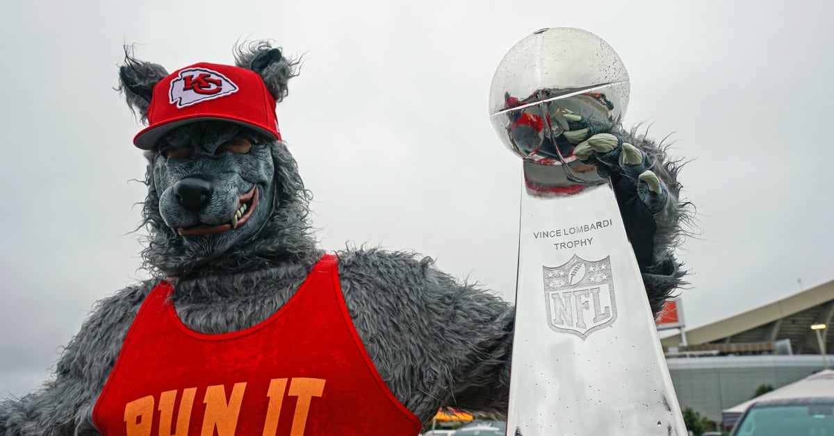KC Chiefs Fan ‘ChiefsAholic’ Arrested, Charged With Bank Theft and More ...