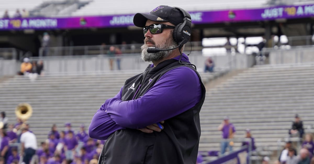 Husky Coach Review: Morrell Is Comfortable Running the Show - Sports ...