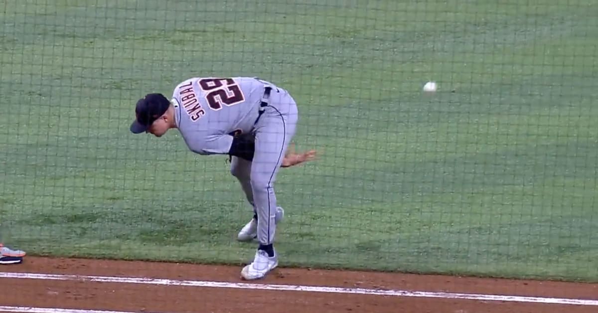 Tigers Pitcher Had a Hilarious Between-the-Legs Fail Against Marlins ...