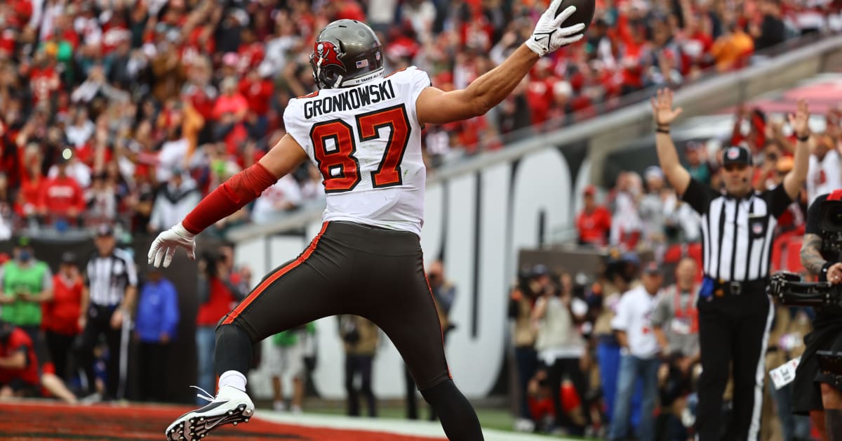 Rob Gronkowski Announces His Retirement - Sports Illustrated