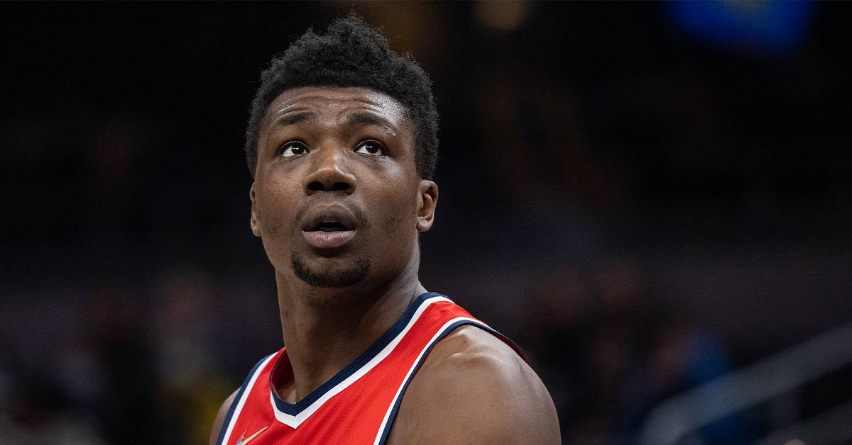 Thomas Bryant Agrees to Deal to Return to Lakers, per Report - Sports ...