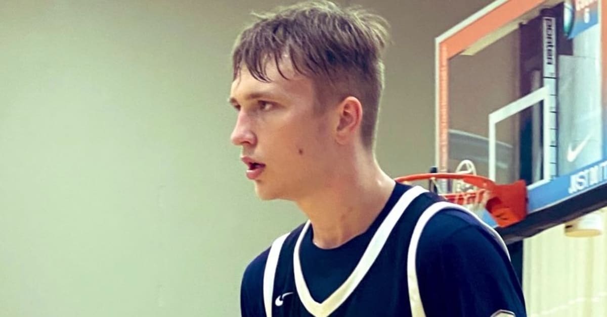 Oregon Forward Builds Basketball Following, Including UW - Sports ...