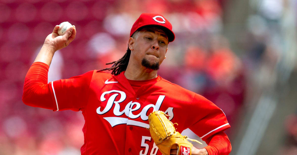 Mariners Acquire Pitcher Luis Castillo From Reds, per Report - Sports ...