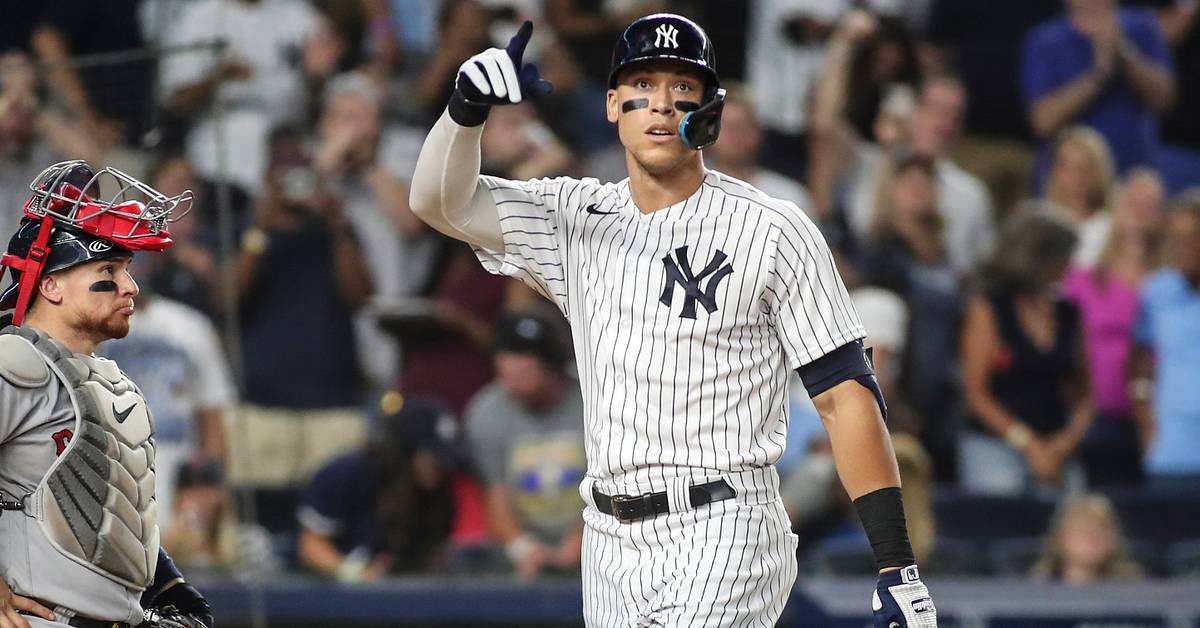 Aaron Judge Cut-Ins by ESPN Controversial With College Football Crowd ...