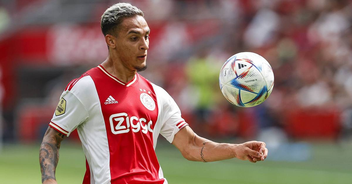 Antony Transfer: Manchester United Signs Ajax Star in Dutch Record ...