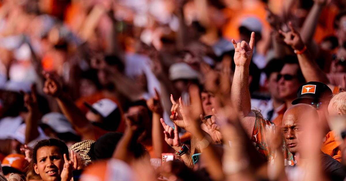 Texas Fan’s Beer Chug Out of Dirty Shoe on ‘GameDay’ Going Viral ...