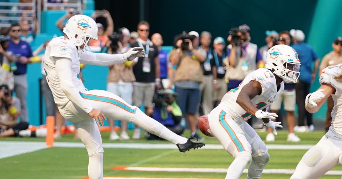 Miami Dolphins Butt Punt: Photo Goes Viral on Social Media - Sports ...
