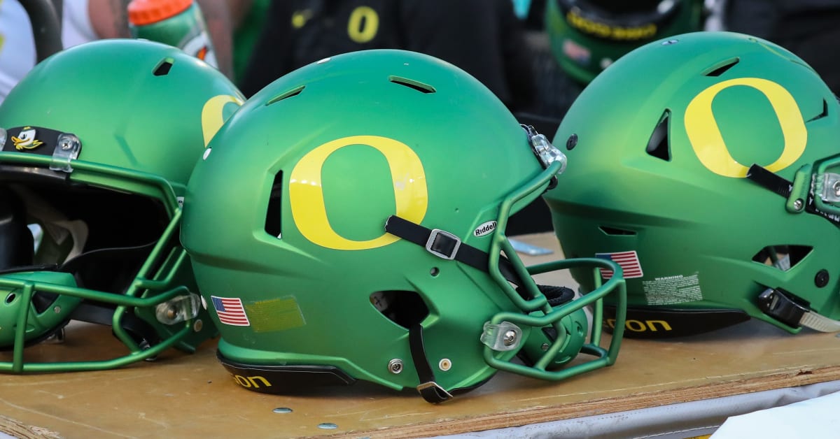 Oregon Unveils ‘Breast Cancer Awareness’ Uniforms for UCLA Game ...