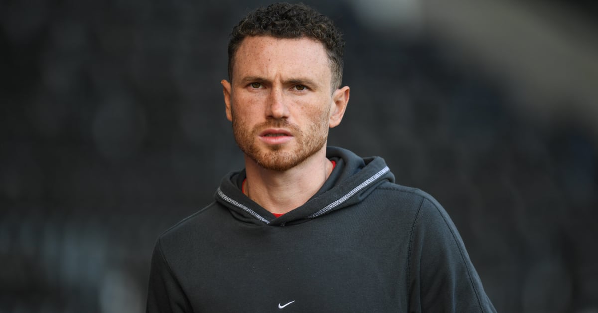 Replacing Corry Evans: What solutions can Sunderland consider? - Sports ...