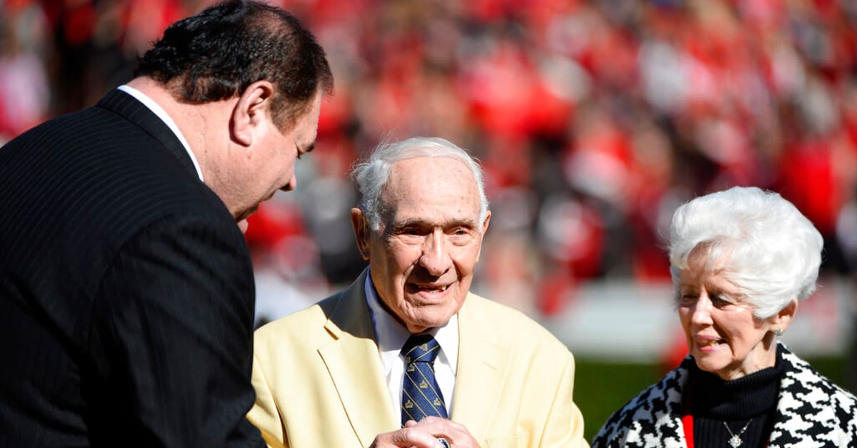 Charley Trippi, Pro Football Hall of Famer, Dies at 100 - Sports ...
