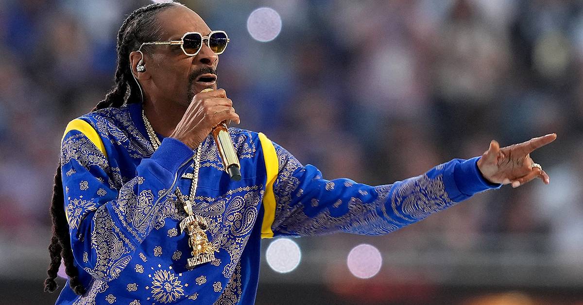 Snoop Dogg Celebrates Jackson State Homecoming With Deion Sanders ...