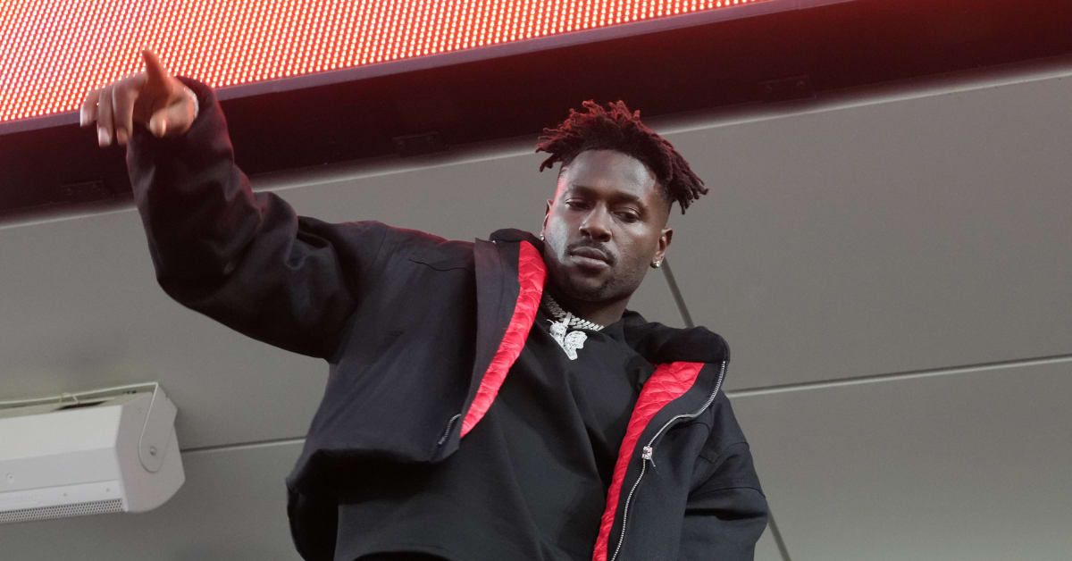 Antonio Brown’s Tweet About Signing With a New Team Sends NFL Twitter ...