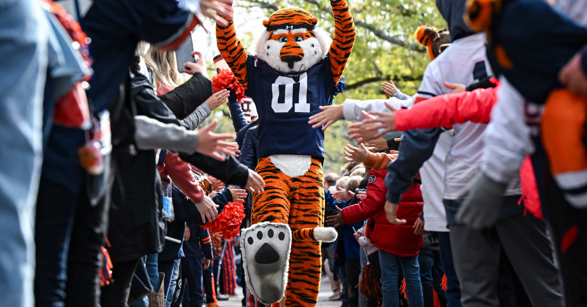 Auburn is in the hunt for five-star wide receiver Cam Coleman - Sports ...