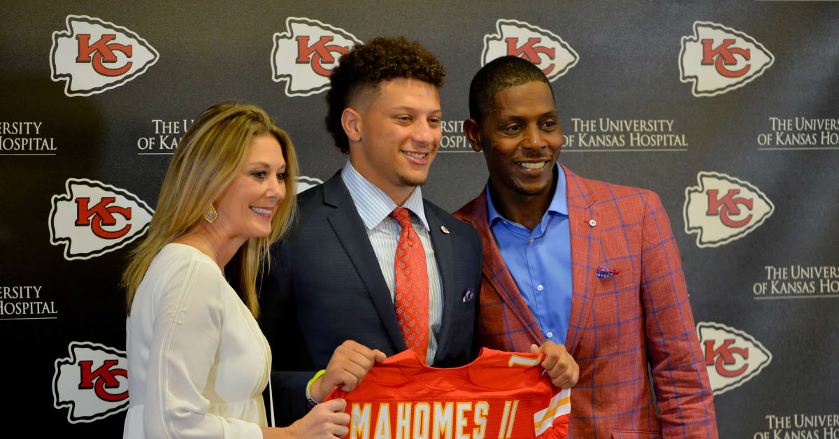 Former Texas Rangers Pitcher, Father Of Super Bowl QB Patrick Mahomes ...