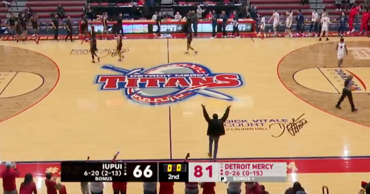 Lone Fan Storms Court After College Basketball Team's First Win of the ...